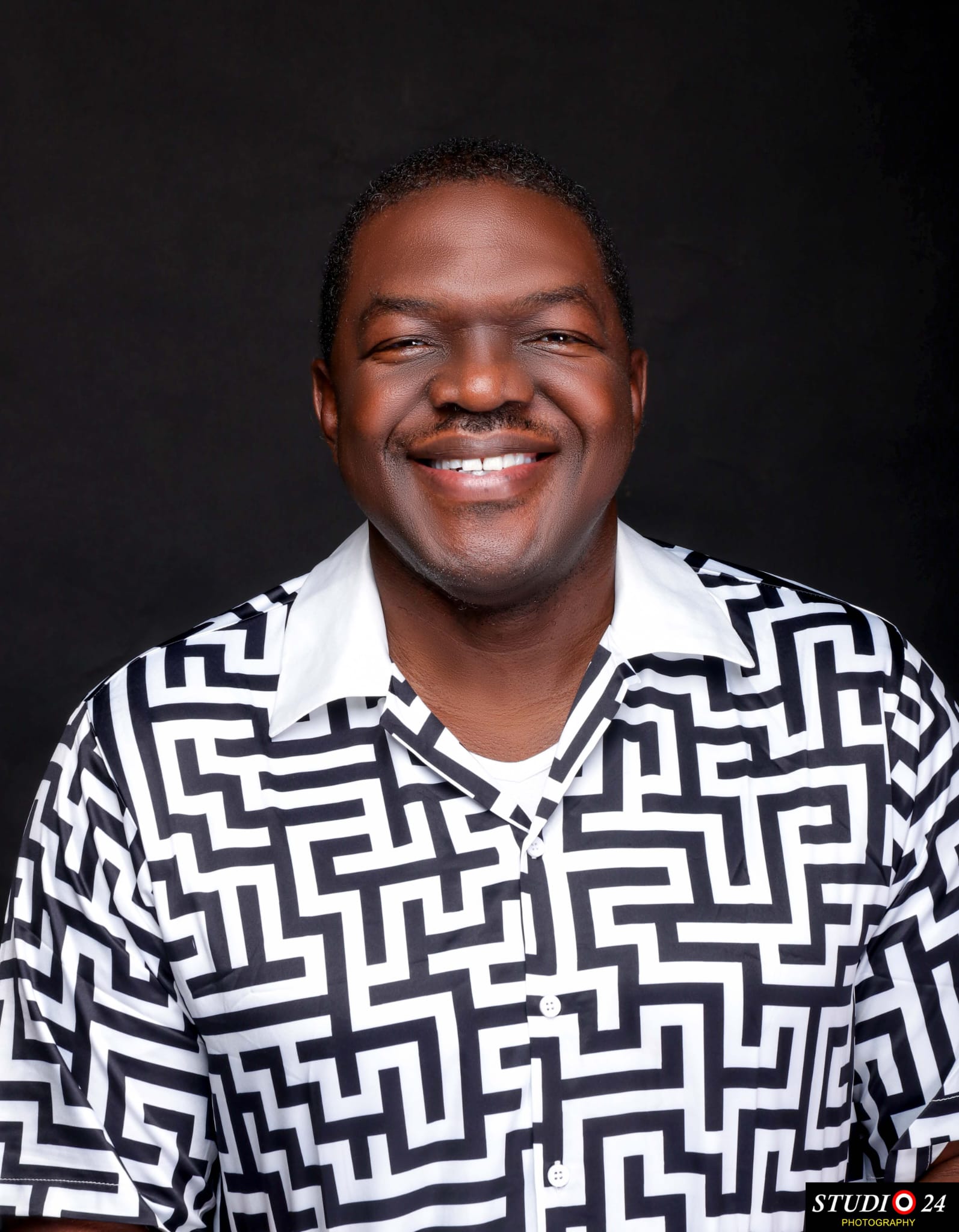 Culture : “Dr Collins Okwen”, toujours disposé pour la sensibilisation ...